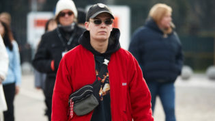 How to Wear a Snapback With Swagger