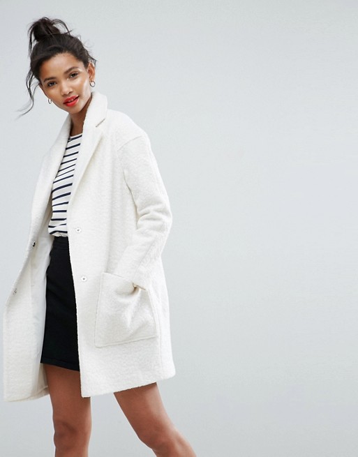 Stylish & Chic All White Outfit Ideas You’ll Love - The Trend Spotter