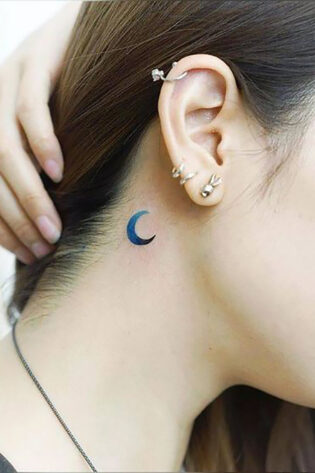 20 Cute Behind the Ear Tattoos for Women in 2025 - The Trend Spotter