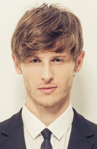 15 Stylish Feathered Hair Looks for Men - The Trend Spotter