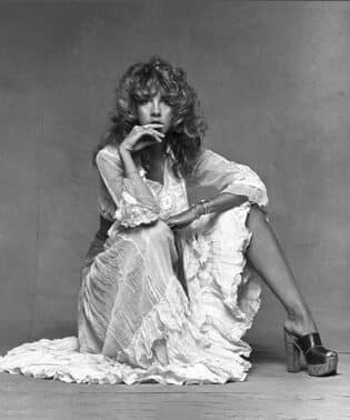 What To Wear To A 70s Disco Party - The Trend Spotter